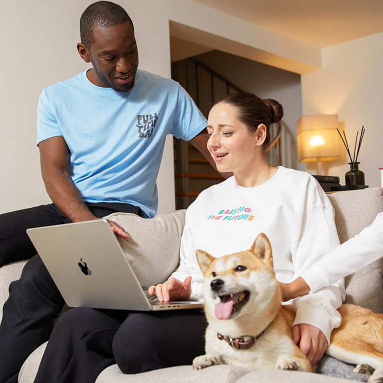 Create custom dog tags for your pets or selling online
