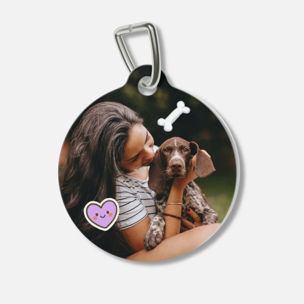 Create custom dog tags for your pets or selling online