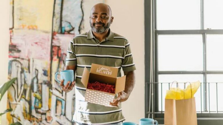 Your Intro on How to Sell Digital Art Online in 2025