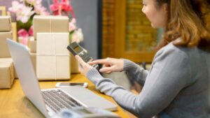 How Do You Determine Shipping Costs on Etsy?