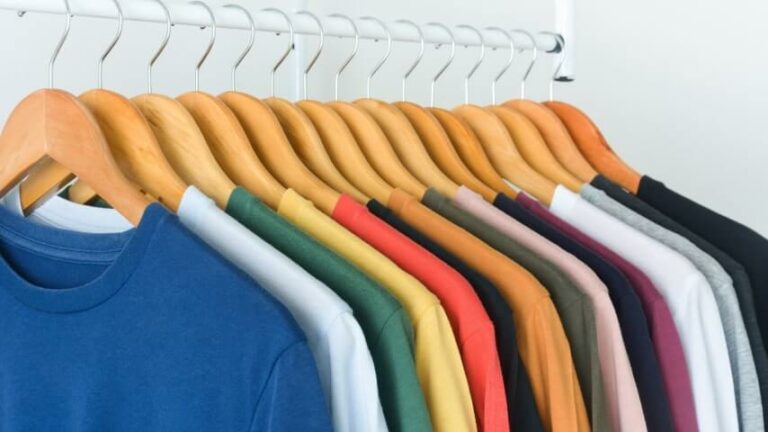 Hot off the Press: The Most Popular Shirt Colors in POD