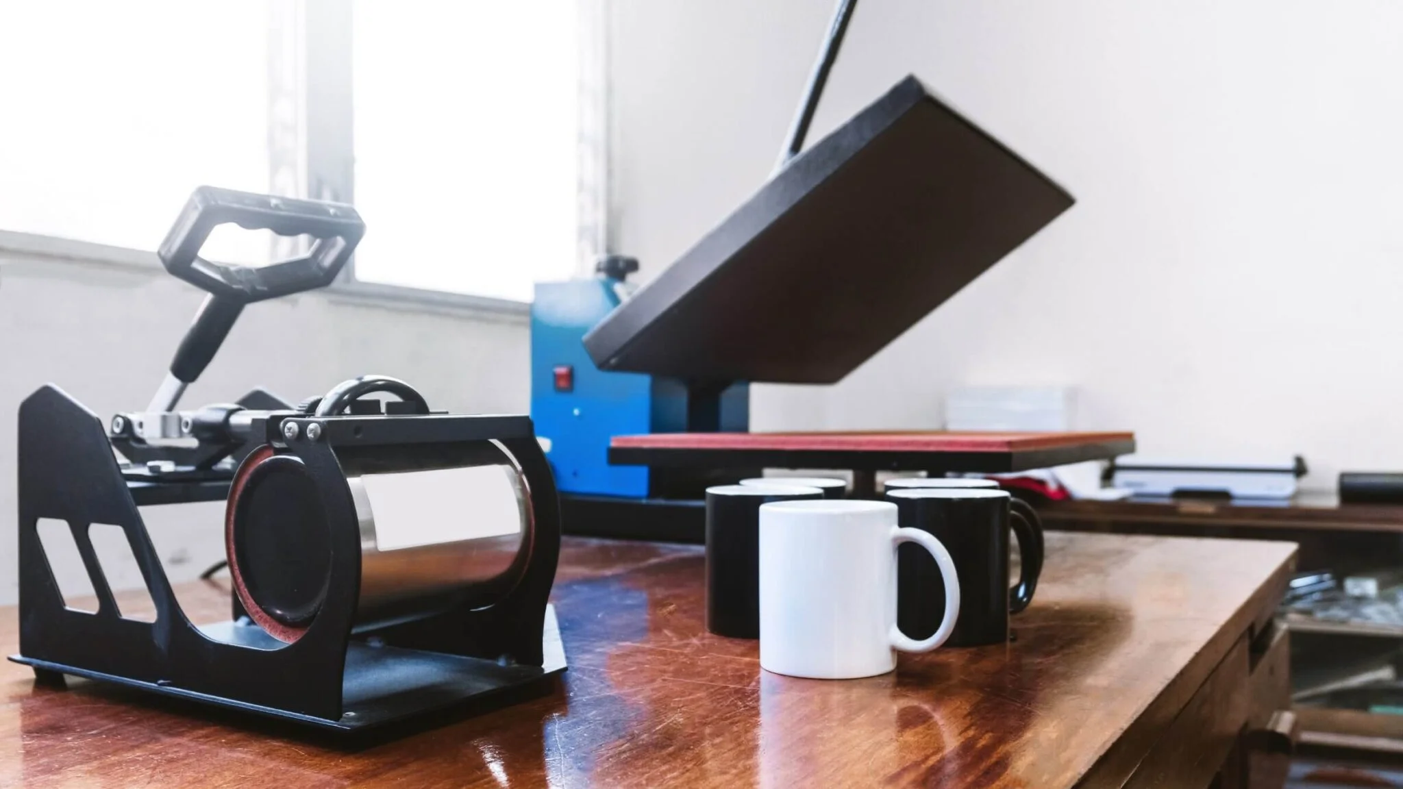 How to print on a mug: 5 popular methods for custom mugs