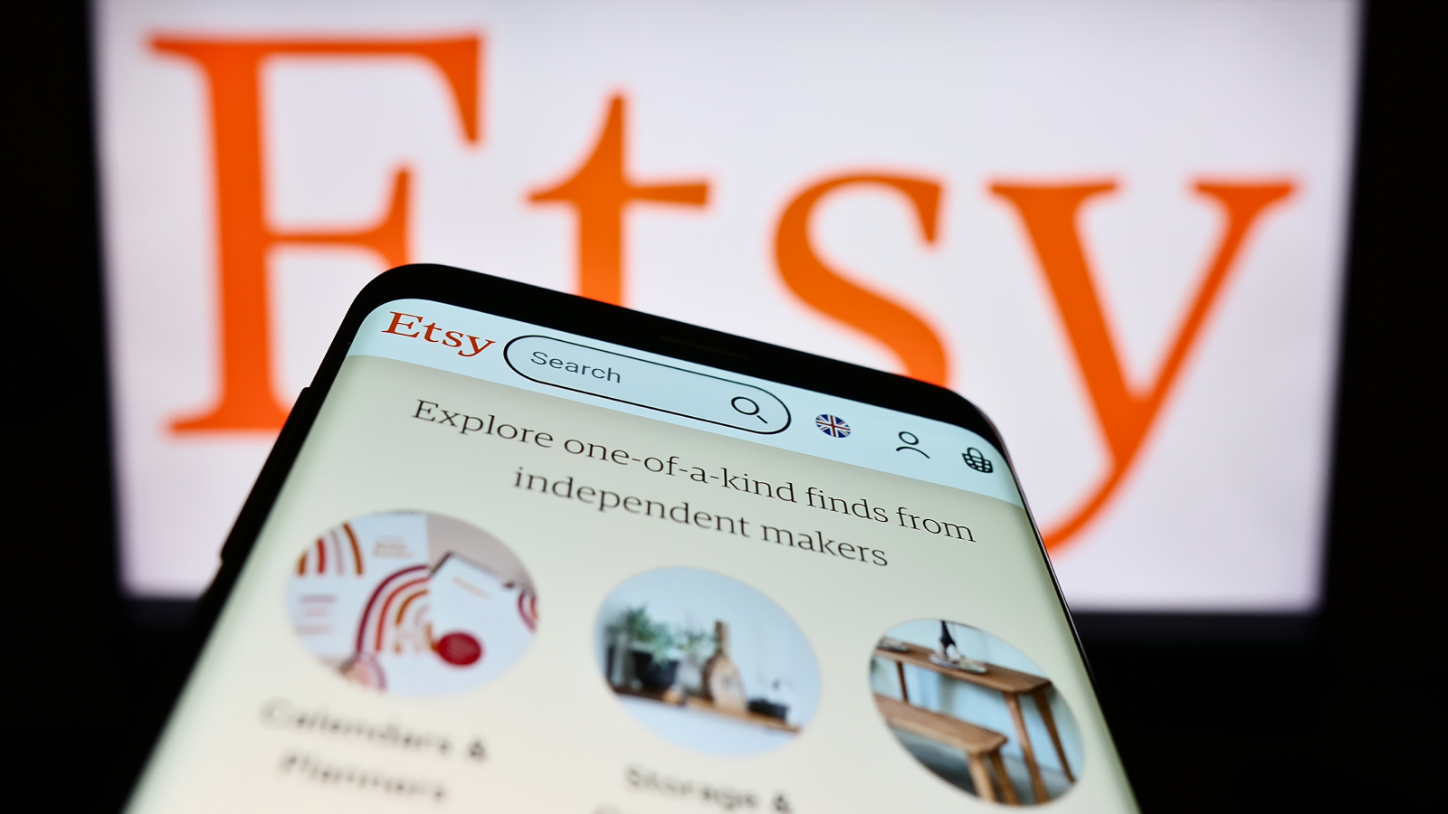 How to sell digital downloads on Etsy in 2025 (Full guide)
