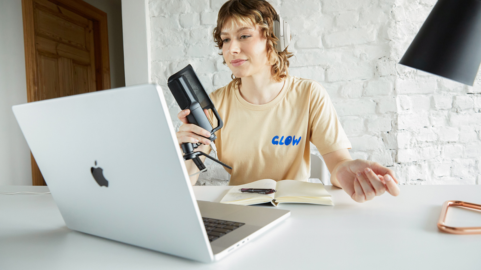 How do podcasts make money? Tips for hosts & creators