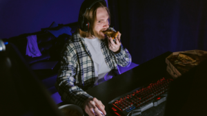 25 Ideas on how to make extra income while working full-time