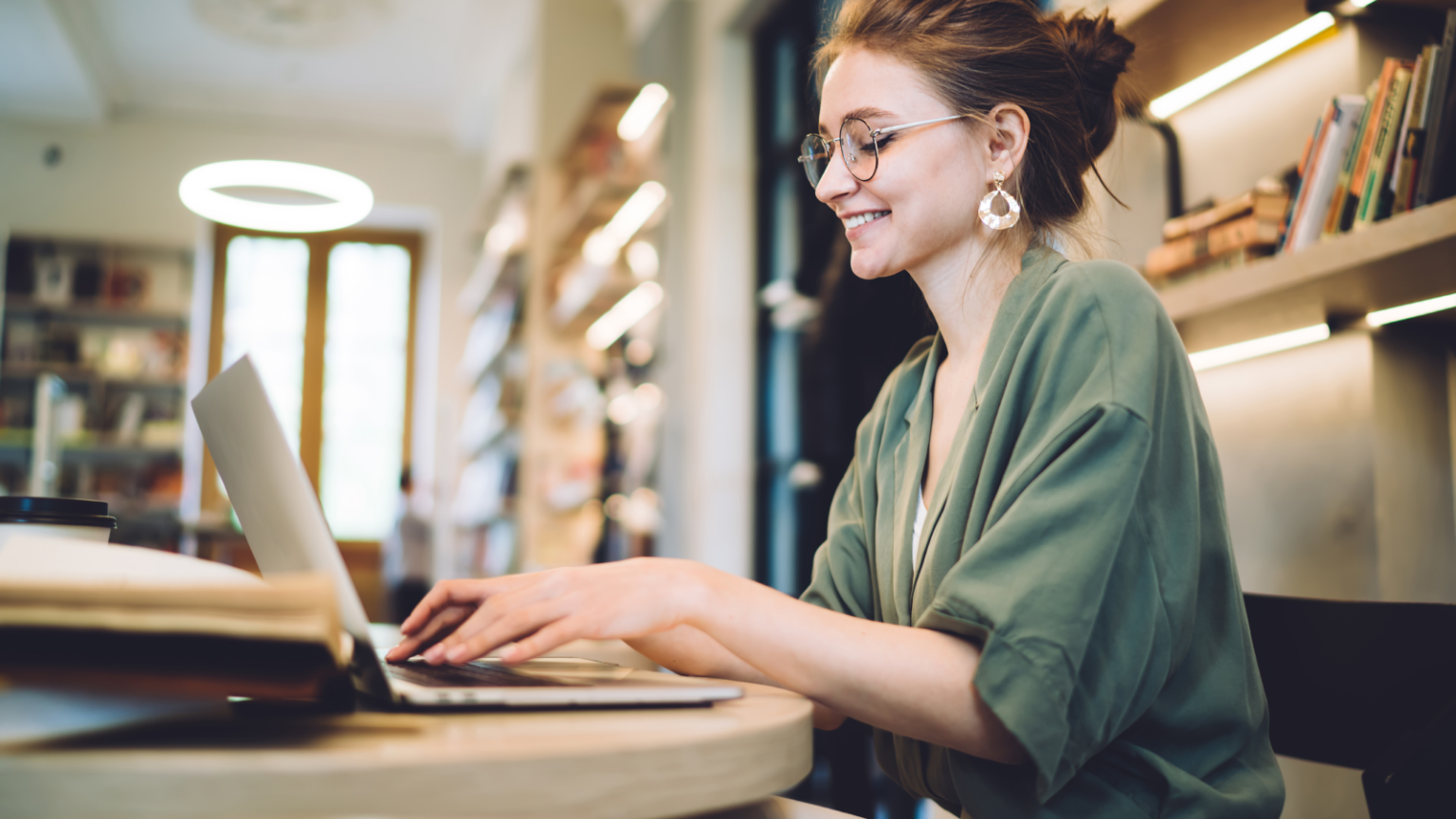 How to make money while traveling (2026 Guide)