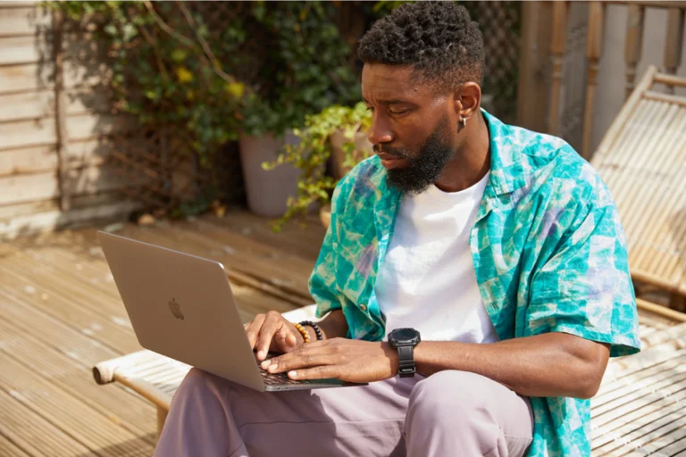 25 Ideas on how to make extra income while working full-time