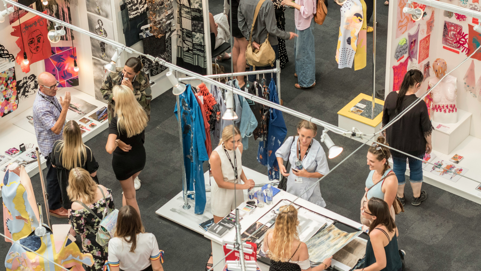 What is a pop-up shop? Benefits, types, and how to start