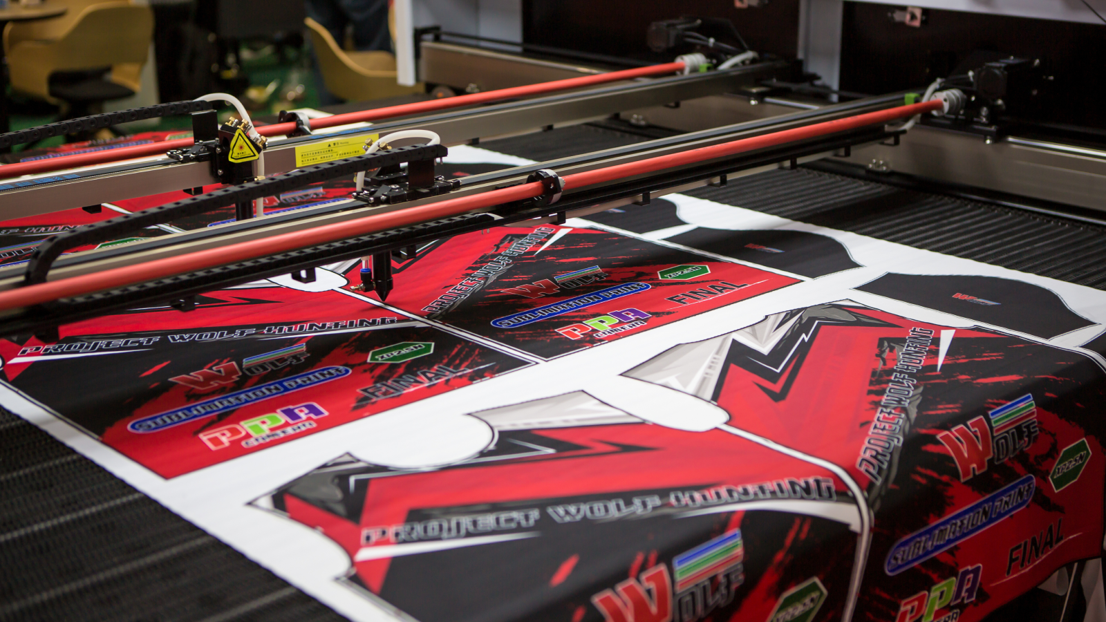 Screen print vs digital print: Which method is best for you?