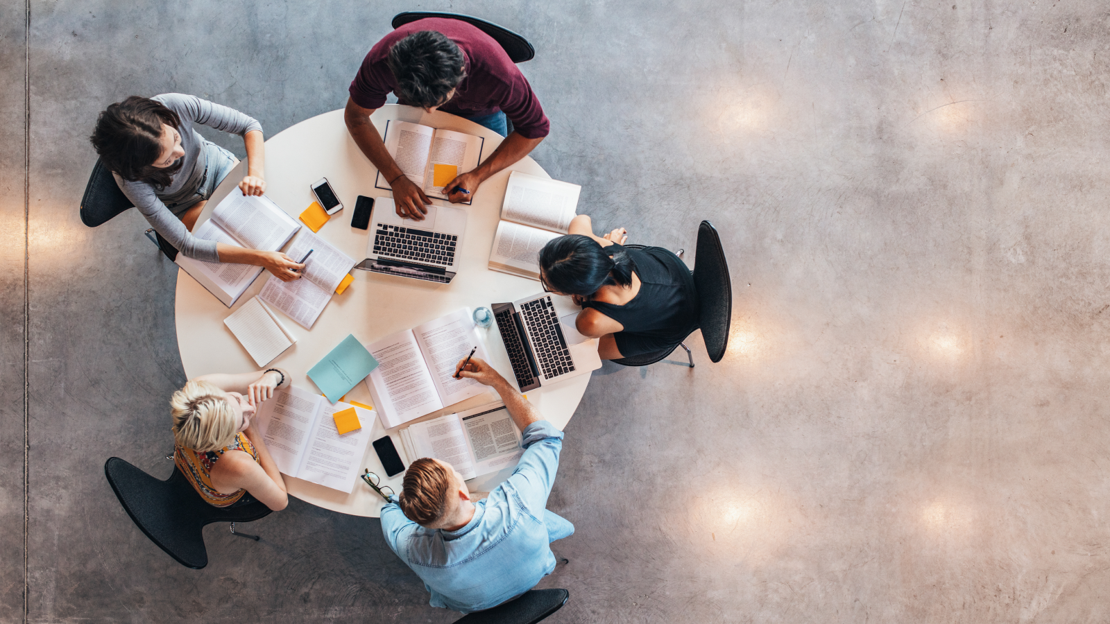 20 Side hustles for college students: Earn on your own time