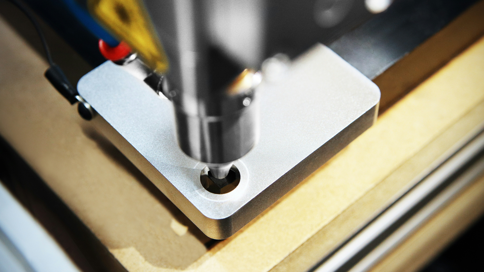 Etching vs engraving: Key differences, processes, and uses