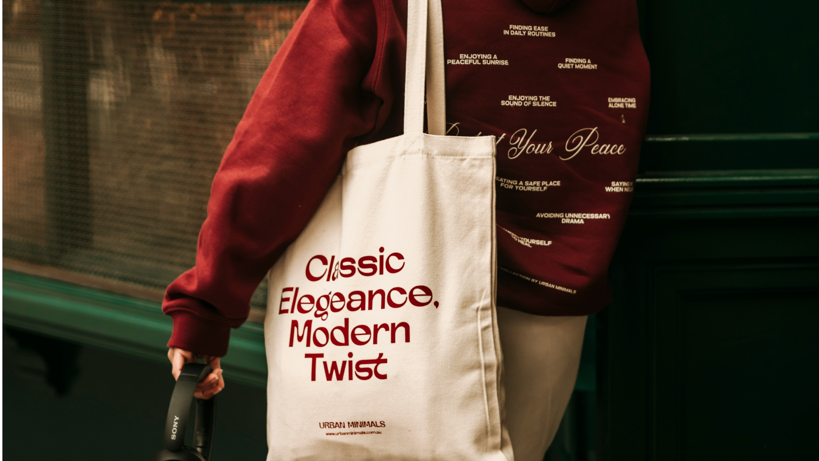 What is a swag bag? Definition, uses, and ideas for 2026